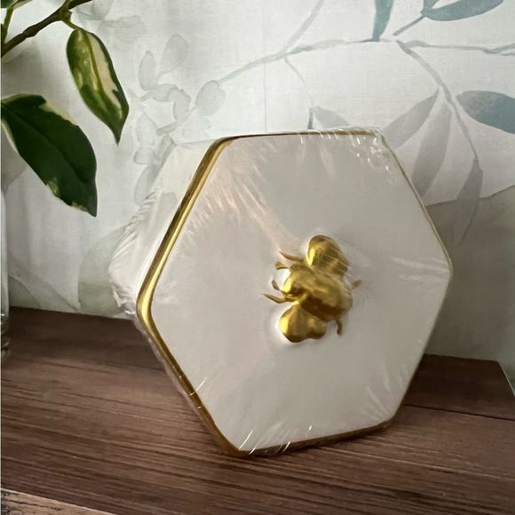 unknown | Accents | New Bee Jewelryhexagon Shaped Ceramic Container ...